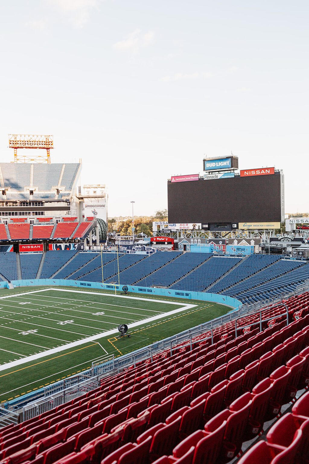 Chic Nissan Stadium Wedding Reception - Nashville Photographer